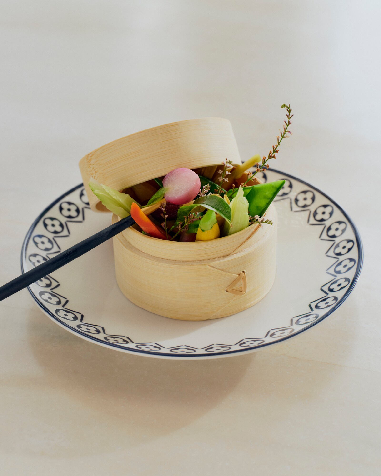Art of Dining Luxury Tableware | LOUIS VUITTON ® - 2
