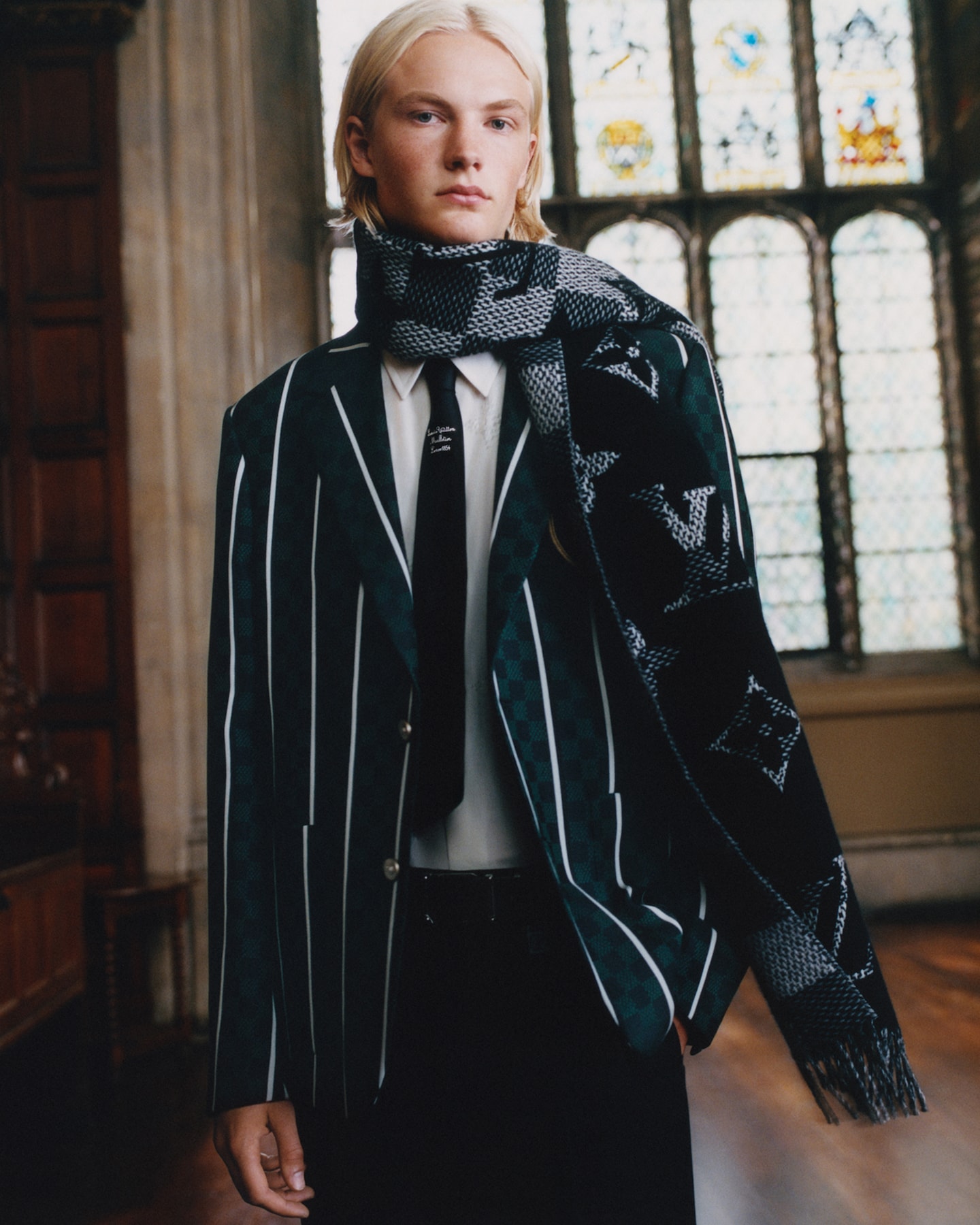 Luxury Winter Scarves for Him: Silk, Wool & Cashmere | LOUIS VUITTON