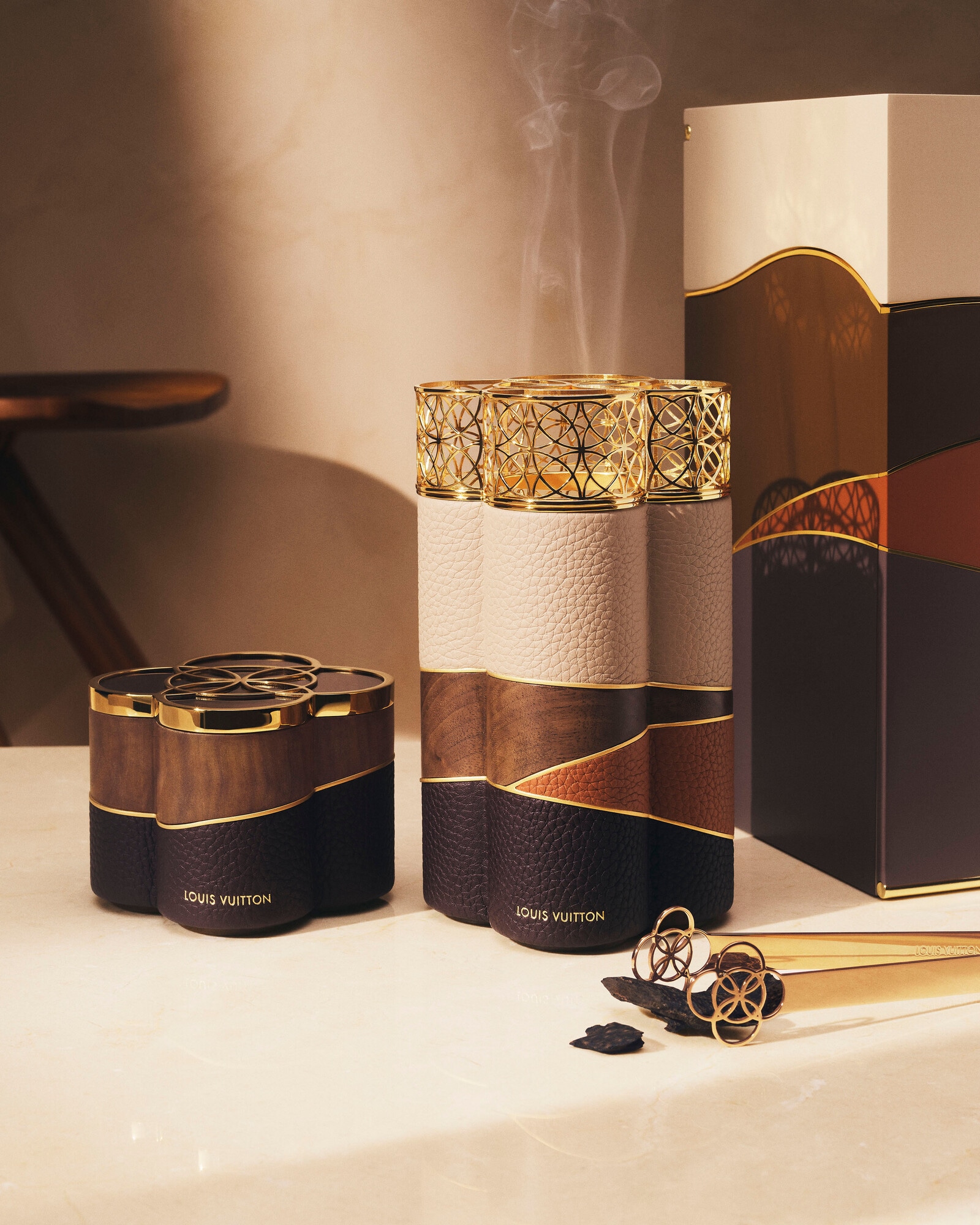 Oud perfume and fragrance | LOUIS VUITTON