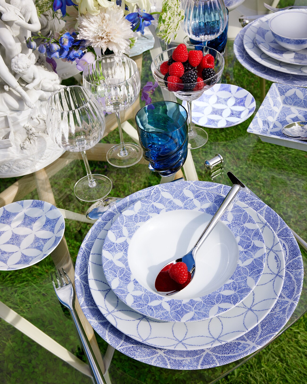 Cup and Plate Sets, Luxury Dinnerware | LOUIS VUITTON