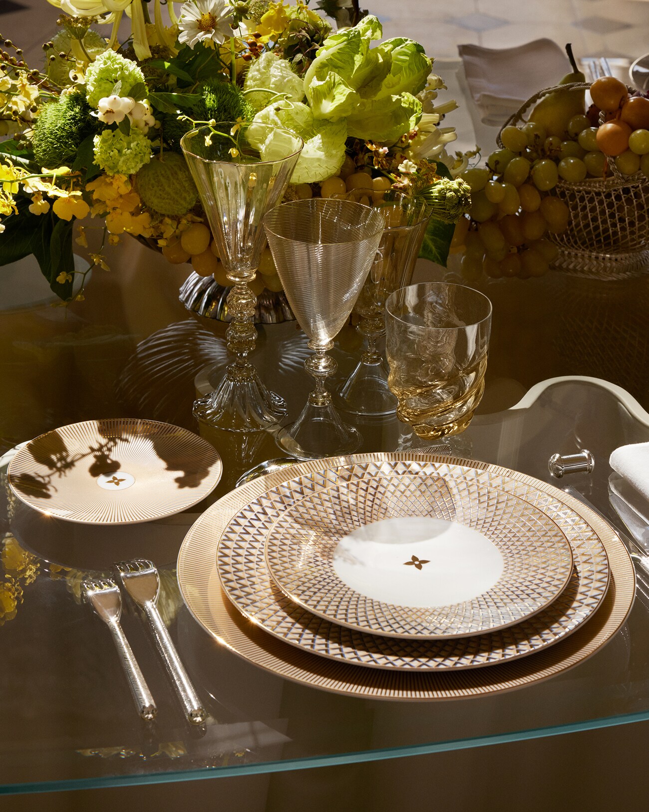 Art of Dining Luxury Tableware | LOUIS VUITTON