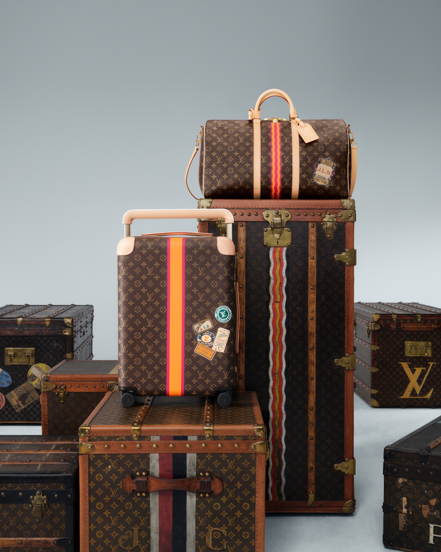 Travel Personalization Collection for Gifts | LOUIS VUITTON