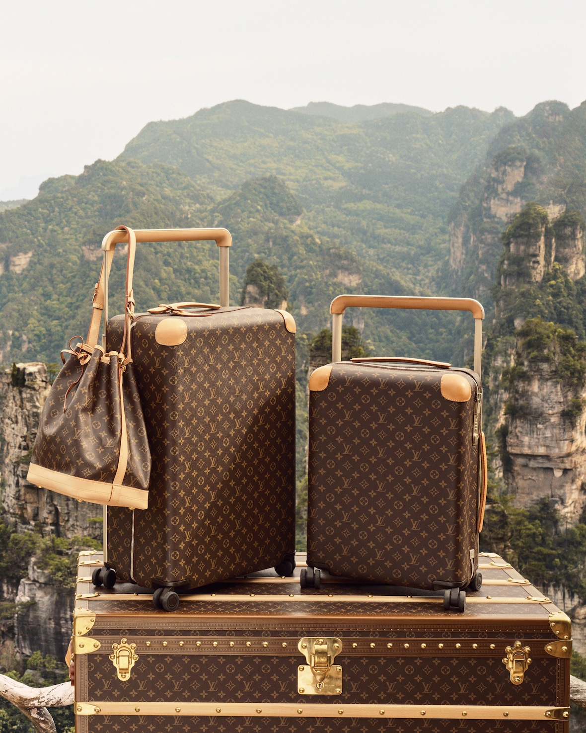Trolleys & Hard Shell Suitcases for Women | LOUIS VUITTON