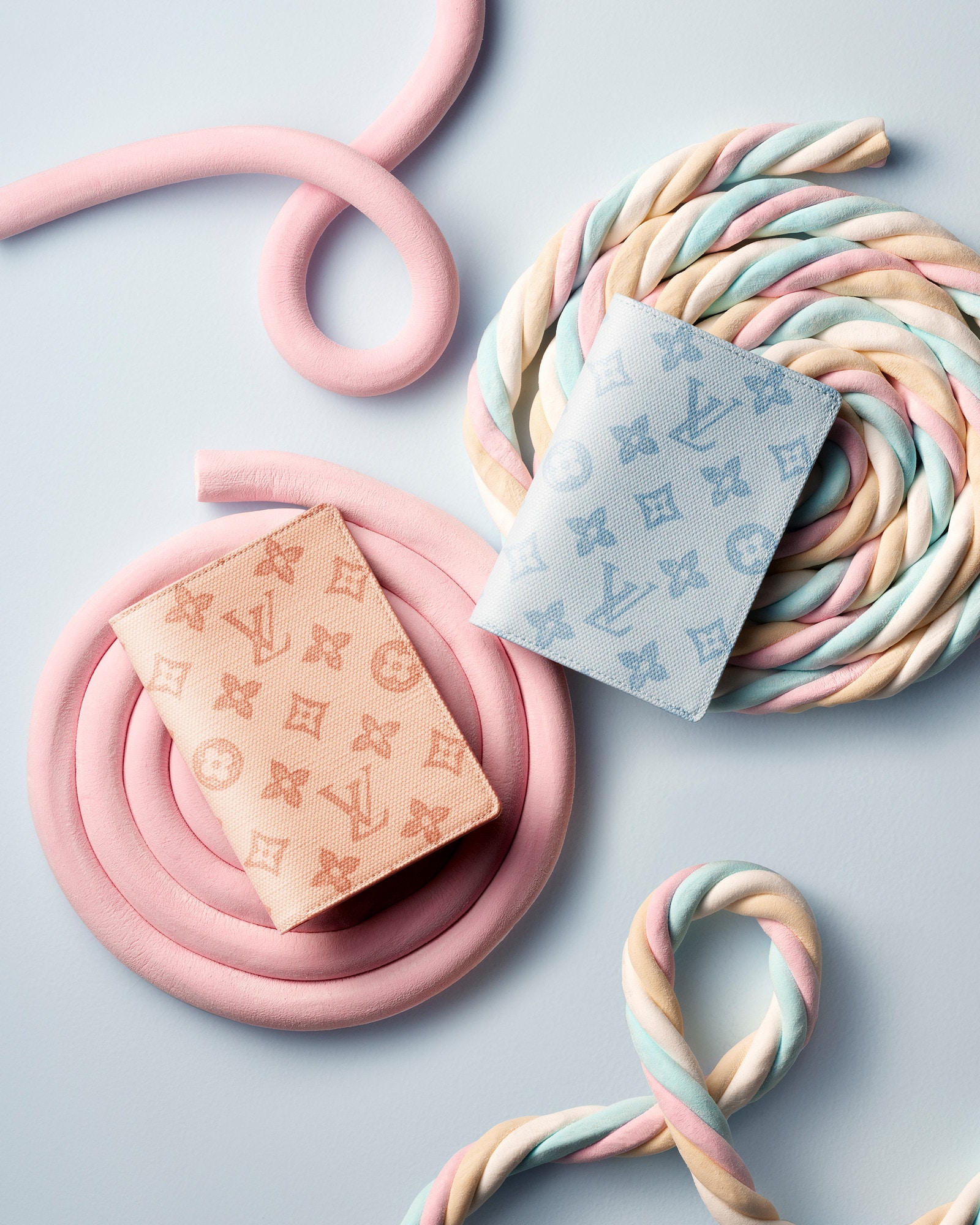 All Wallets and Small Leather Goods Collection for Women | LOUIS VUITTON