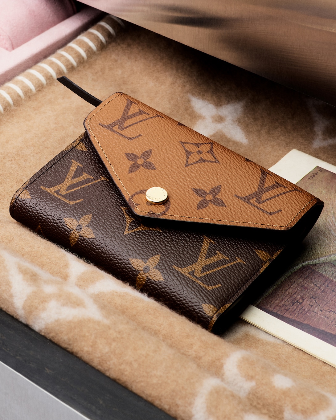 LV Essentials: Wallets & Small Leather Goods | LOUIS VUITTON